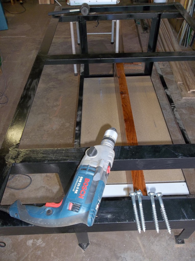 Alternative workbench/assembly table (Chapter two) | Je ne sais quoi ...