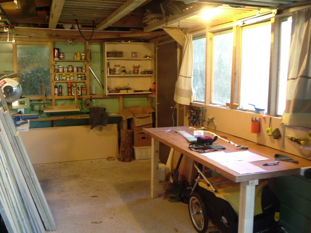 Alternative workbench/assembly table (chapter one) | Je ne sais quoi ...