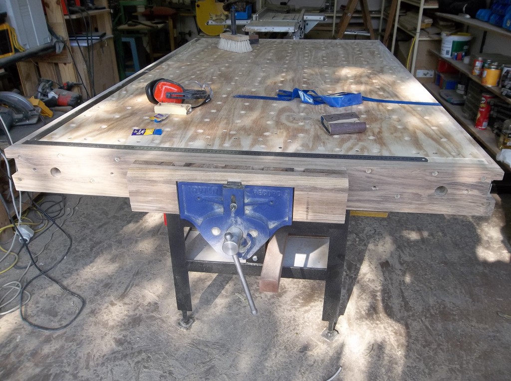 Alternative workbench/assembly table (Chapter five) | Je ne sais quoi ...